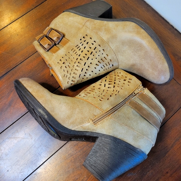 Sofft | Shoes | Eurosoft Womens Panora Boots | Poshmark